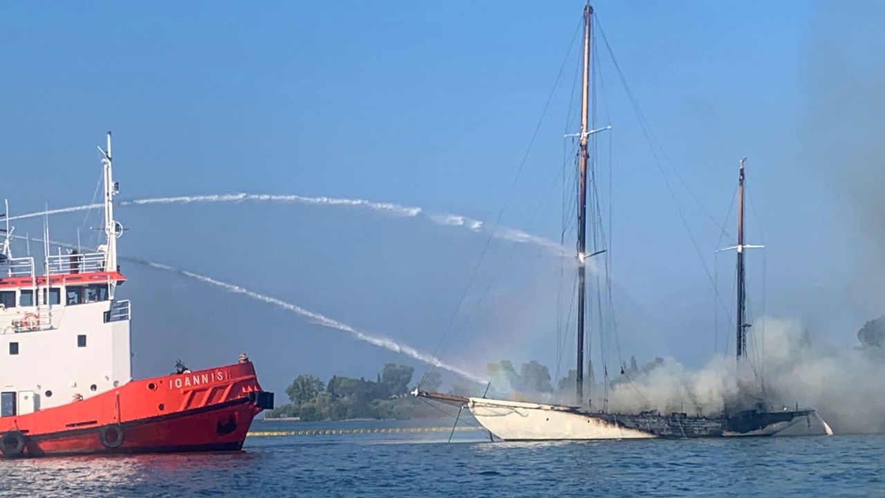 S/Y Halcyon Destroyed in Fire in Greece